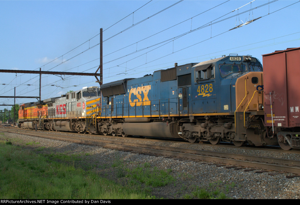 CSX SD70AC 4828 trails on K041-20